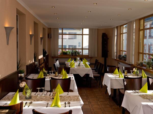 Gasthaus Metzgerei Pension Maßem - Weiskirchen