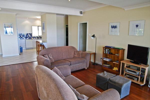 Cooinda 17 Dulconghi Street - Crescent Head