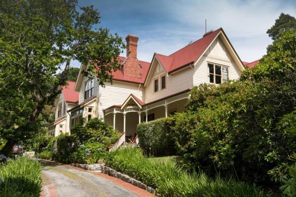 Franklin Manor - Strahan