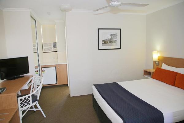 Darcy Arms Hotel Motel -
