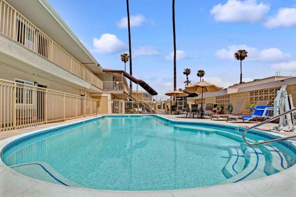 Super 8 By Wyndham Los Angeles-culver City Area - Beverly Hills, CA
