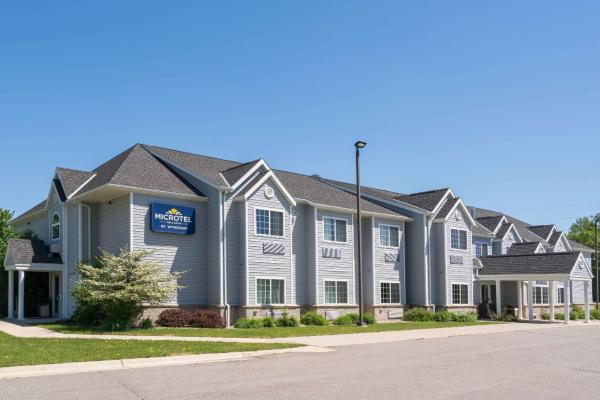 Microtel Inn & Suites By Wyndham Springfield - 레드우드 카운티