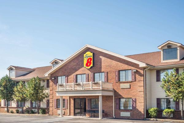 Super 8 By Wyndham Madison In
