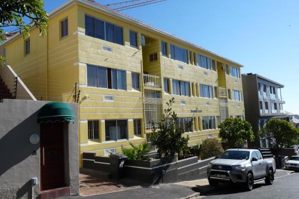 Bramber Court Art-deco Self-catering Apartments - Cape Town