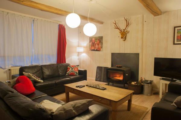 Beautiful And Spacious Contemporary House - Viroinval
