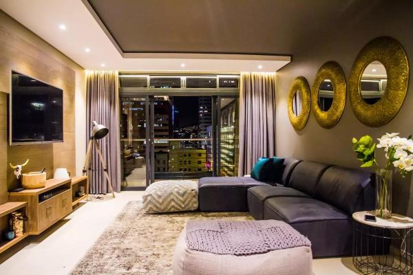 Designer Apartment - Camps Bay