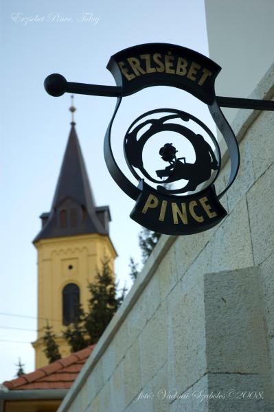 Erzsébet Pince - Tokaj