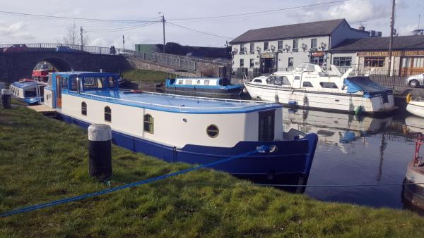 Roisin Dubh Houseboat - Blessington