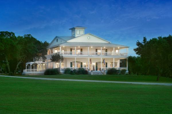 Rose Hill Retreat Aaa Four Diamond Inn - Luckenbach, TX