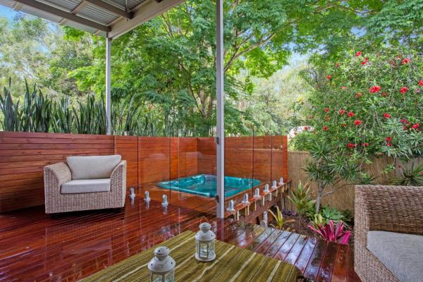 Beach Cottage Coolum Beach With Spa And Fire Table - Sunshine Coast
