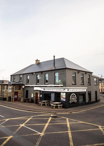 Maddens Bridge Bar & Guesthouse - Bundoran