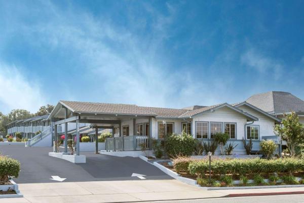 Ramada By Wyndham Monterey - Monterey Bay, CA