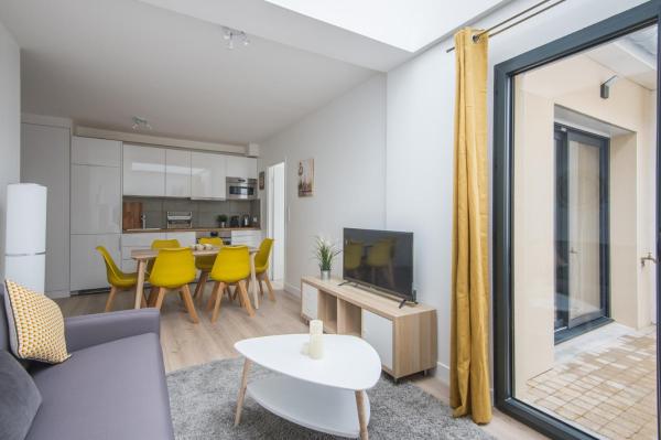 Vintage, F3 Avec Terrasse, Villa Saint Charles - Suresnes