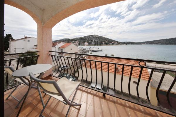 Apartment Marica ŠPadina - Murter