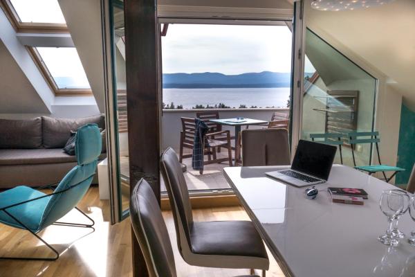 Luxury 3-bedroom Apartment Zen - Stari Grad