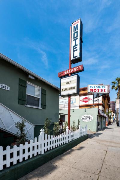 Wilshire Motel - San Fernando Valley, CA