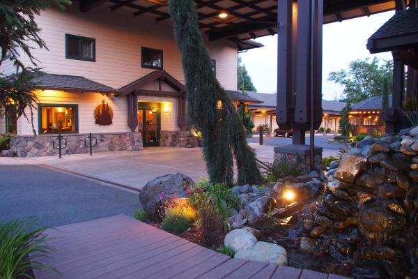 Redwood Hyperion Suites - Grants Pass, OR