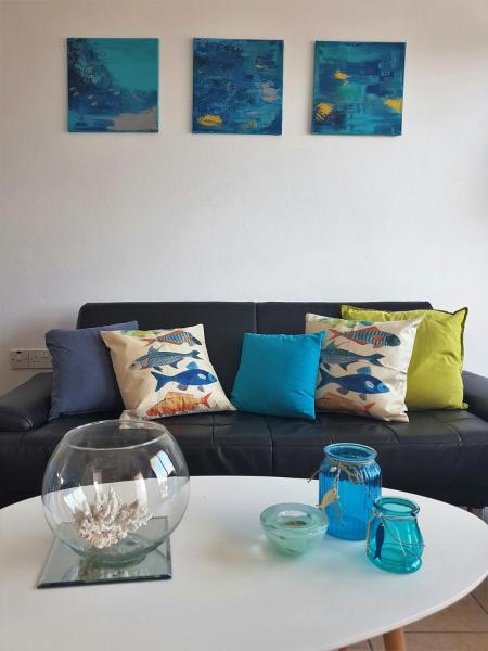 Lovely Townhouse With Private Roof Terrace & Pool - Латхи