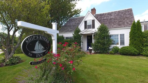 Ship's Knees Inn - Eastham, MA