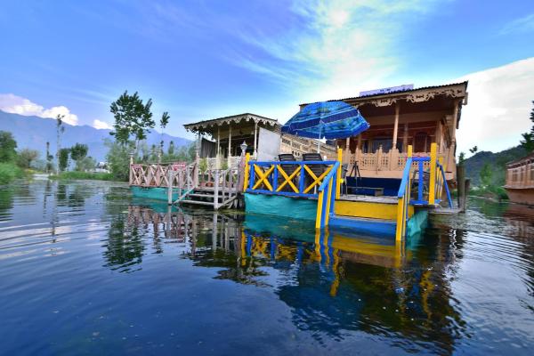 Golden Hopes Group Of Houseboats - Srinagar