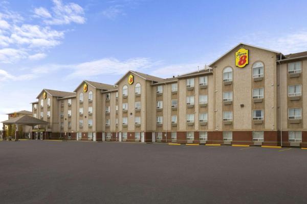 Super 8 By Wyndham Fort Nelson Bc - Fort Nelson