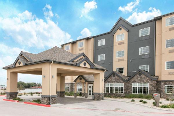 Microtel Inn & Suites By Wyndham Lubbock - Lubbock, TX