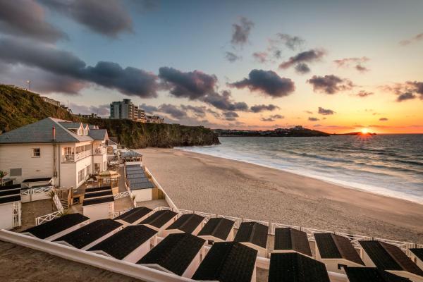 Tolcarne Beach Colonial Restaurant And Rooms - Holywell