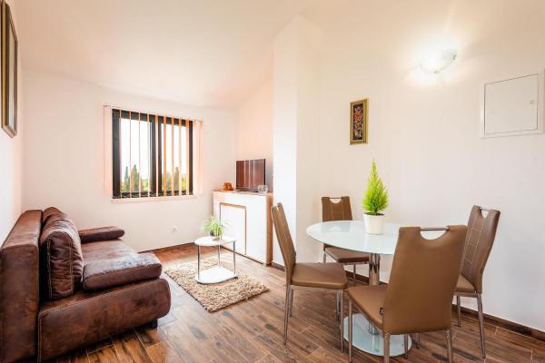 Apartmani Kremena Small Beach 200m - Duba