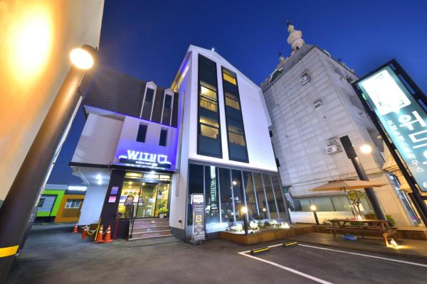 With U Hotel & Guesthouse - Sokcho-si