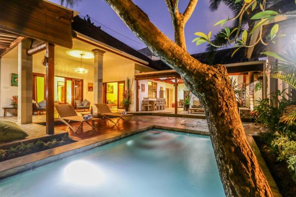 3br Villa Right By Ku De Ta & The Beach, Seminyak! 1min Drive To Eat Street! - Seminyak