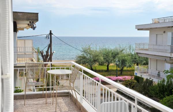 Themis 40 Steps From Beach - Grecia