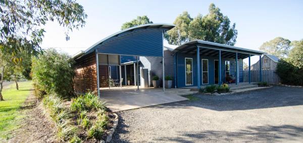 Corrugated Cottage - Dunkeld, Australia