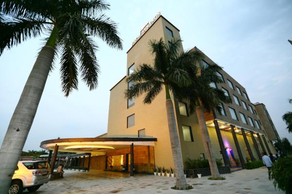 Hotel Kanha’s Palm Springs - Bhopal