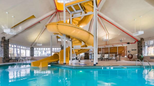 Pocaterra Inn & Waterslide - Canmore