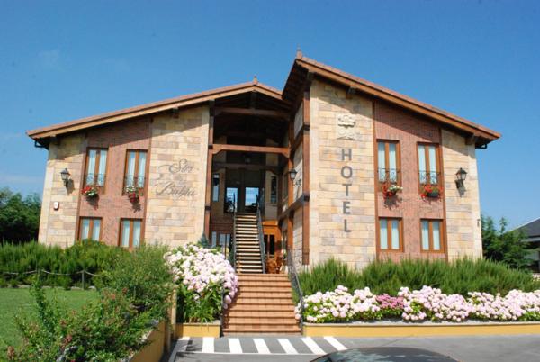 Hotel Y Apartamentos Sur De La Bahía - Santander, Spain