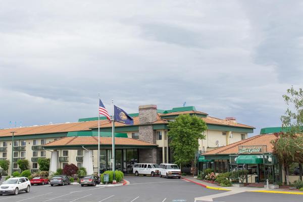 Rogue Regency Inn & Suites - Medford, OR