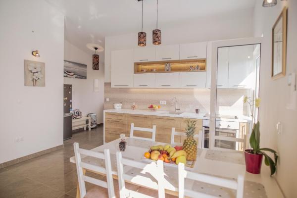 Apartments Hrga Srima - Pirovac