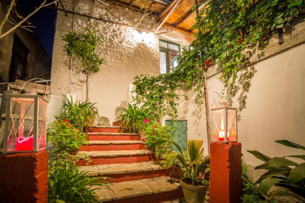 Stone City Hostel - Gjirokaster