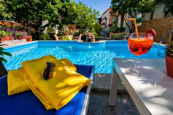 Hotel La Rondinella - Forio