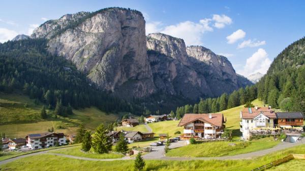 Garni Hotel Rosengarten B&b - Val Gardena