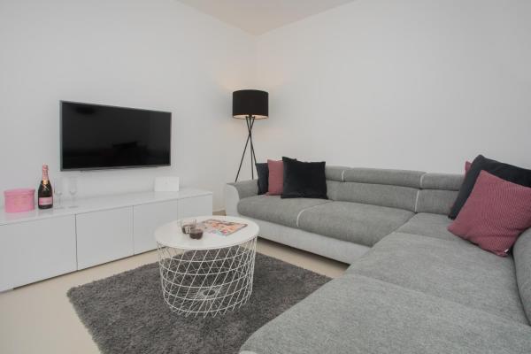 Apartment Luni - Primošten