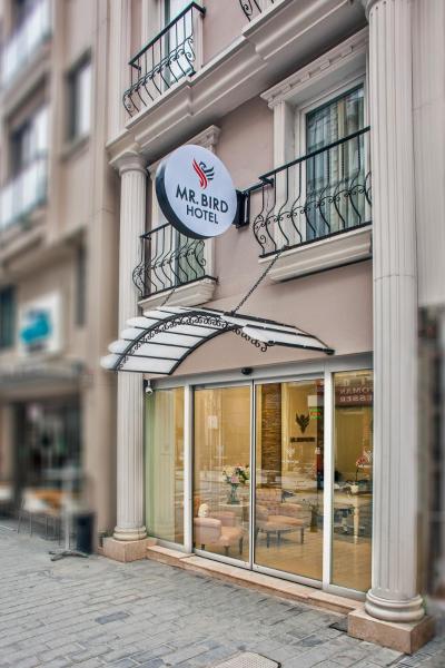 Mr. Bird Hotel -