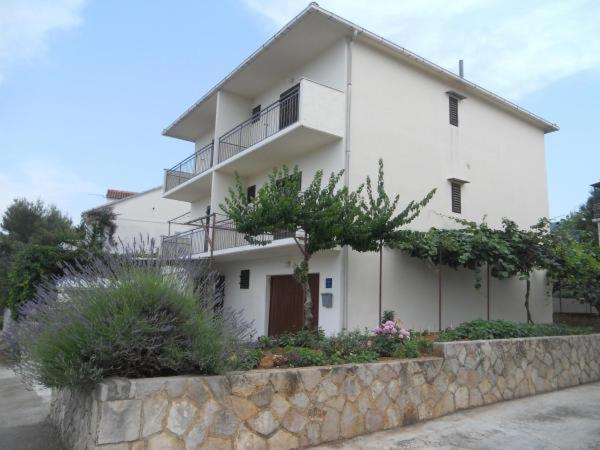 Apartments Sunshine - Jelsa