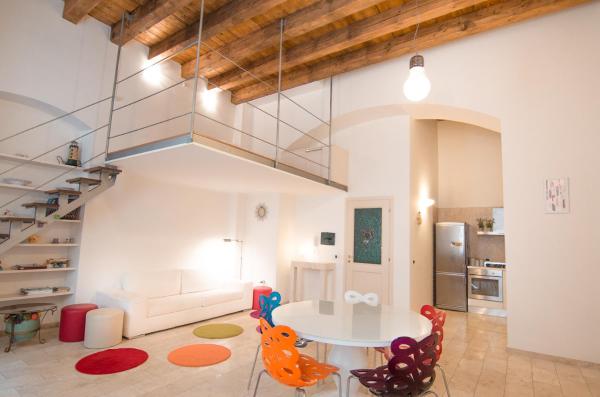 Modern Apartment In Historic Building - Cagliari
