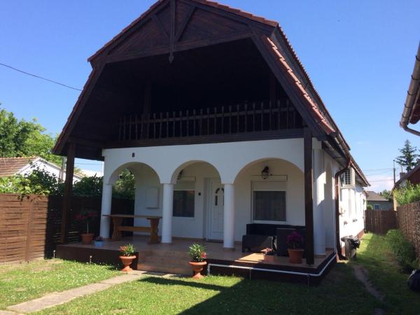 Julianna Apartmanhaz - Balatonlelle