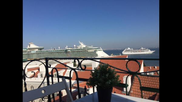 Penthouse Magnificent River View In Alfama - Lisboa