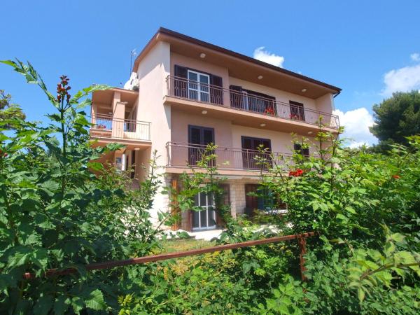 Apartments Lada 1217 - Medulin