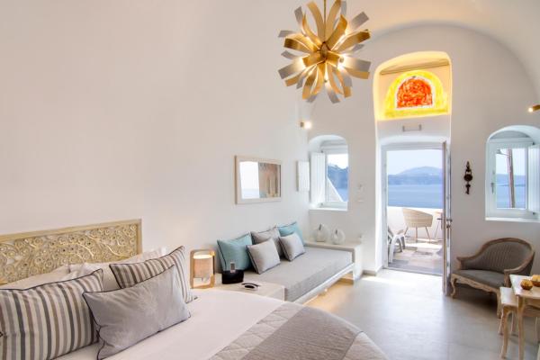 Secret Legend Suites - Oia