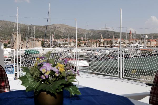 Apartment Toncika - Seget Vranjica