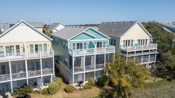 103 Waters Edge ~ 3bed/3bath Townhouse~ Pool~fishing Dock - Folly Beach, SC
